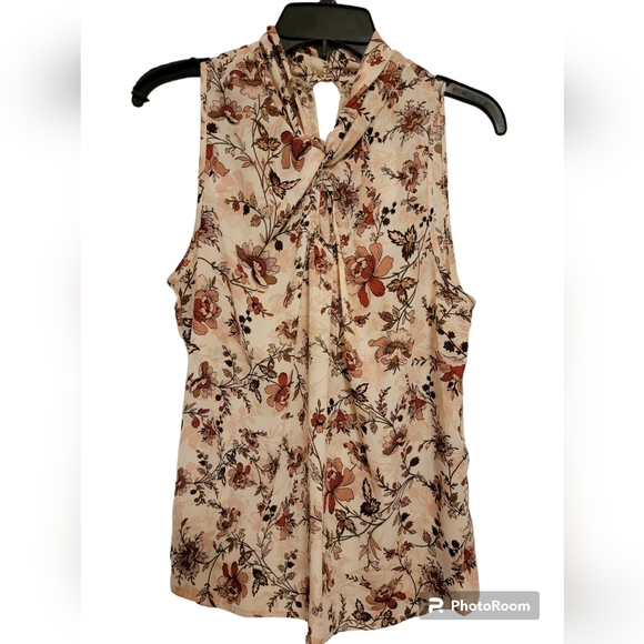 Status By Chenault | Tops | Floral Keyhole Cream Pink And Red Top ...